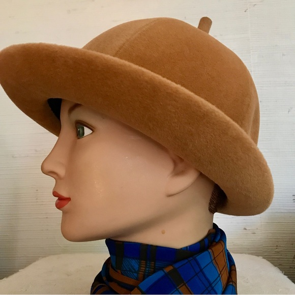 Emme New York | Accessories | 96s Pristine Vintage Fur Hat With Leather ...